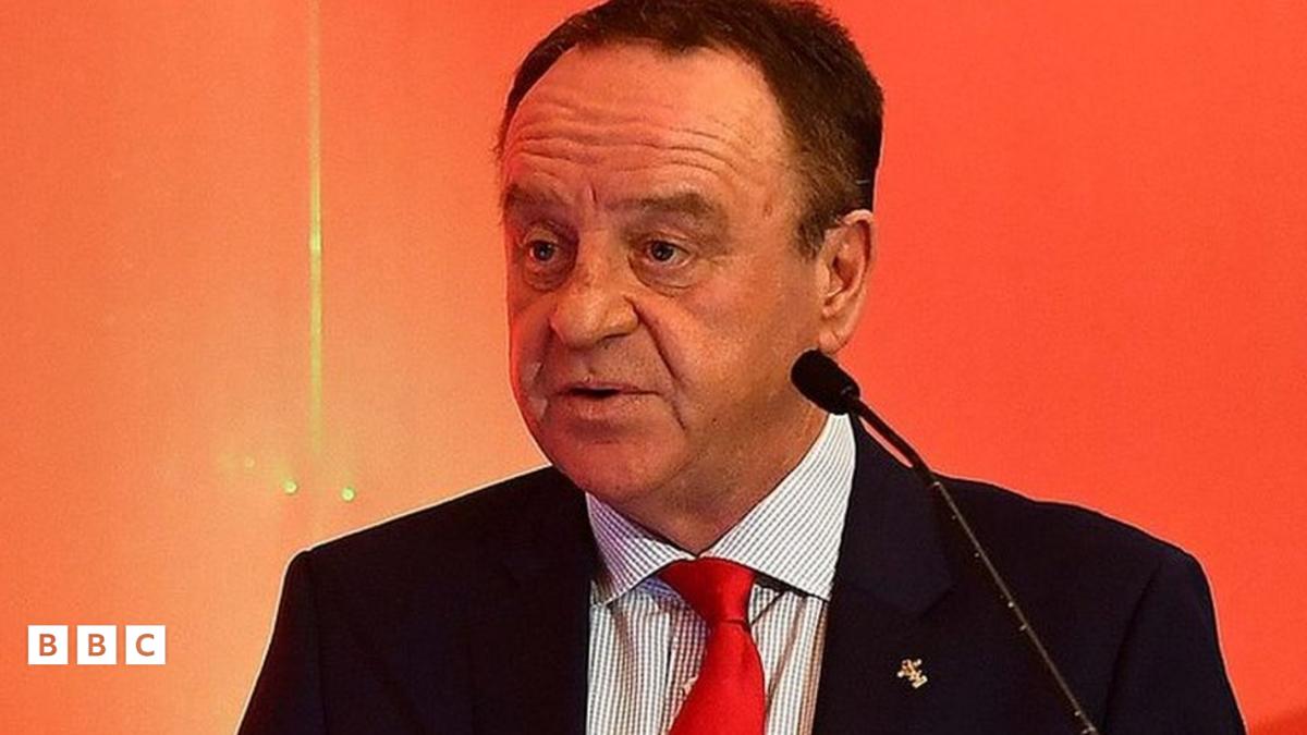 Plaid Cymru yn galw ar bennaeth Undeb Rygbi Cymru i ymddiswyddo - BBC ...