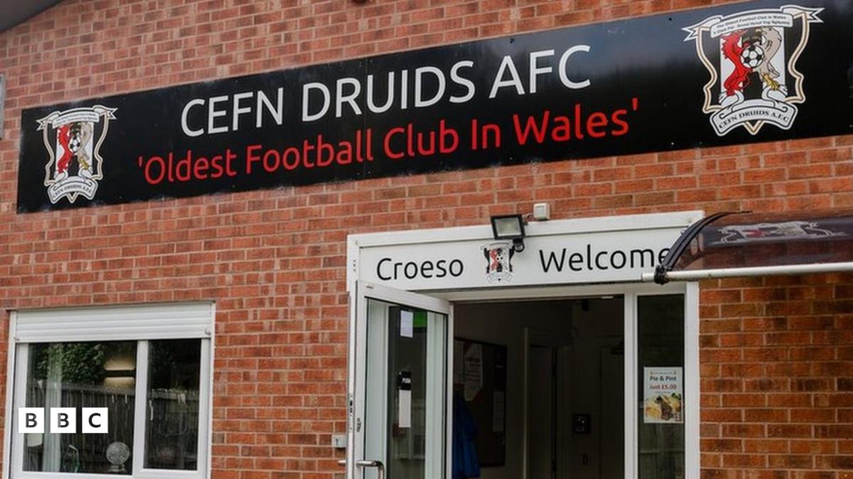Holl garfan CPD Derwyddon Cefn yn gadael y clwb - BBC Cymru Fyw