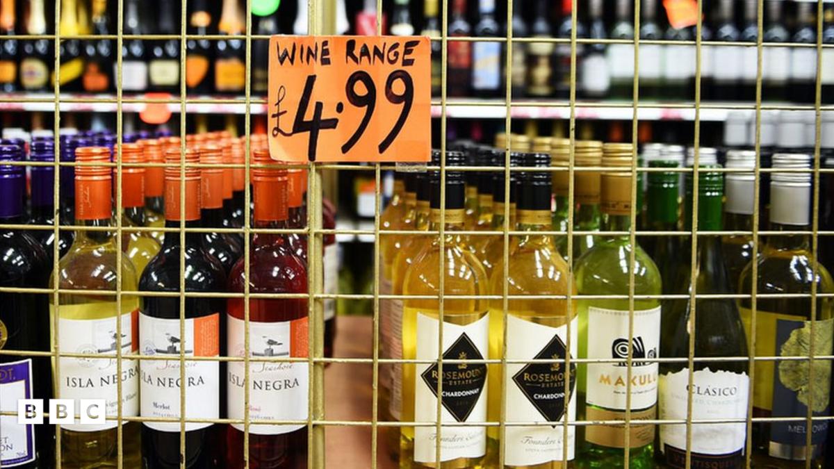 Isafbris alcohol yn dod i rym yng Nghymru - BBC Cymru Fyw