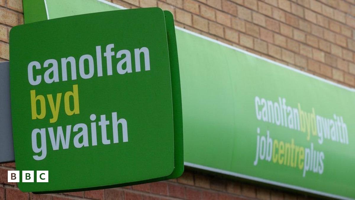 Cynnydd sylweddol yn nifer y diwaith yng Nghymru - BBC Cymru Fyw