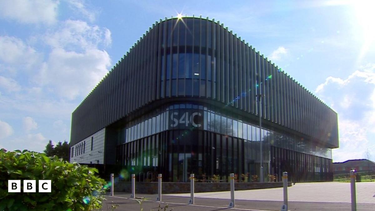 Chwyddiant am gael 'effaith andwyol' ar waith S4C - BBC Cymru Fyw