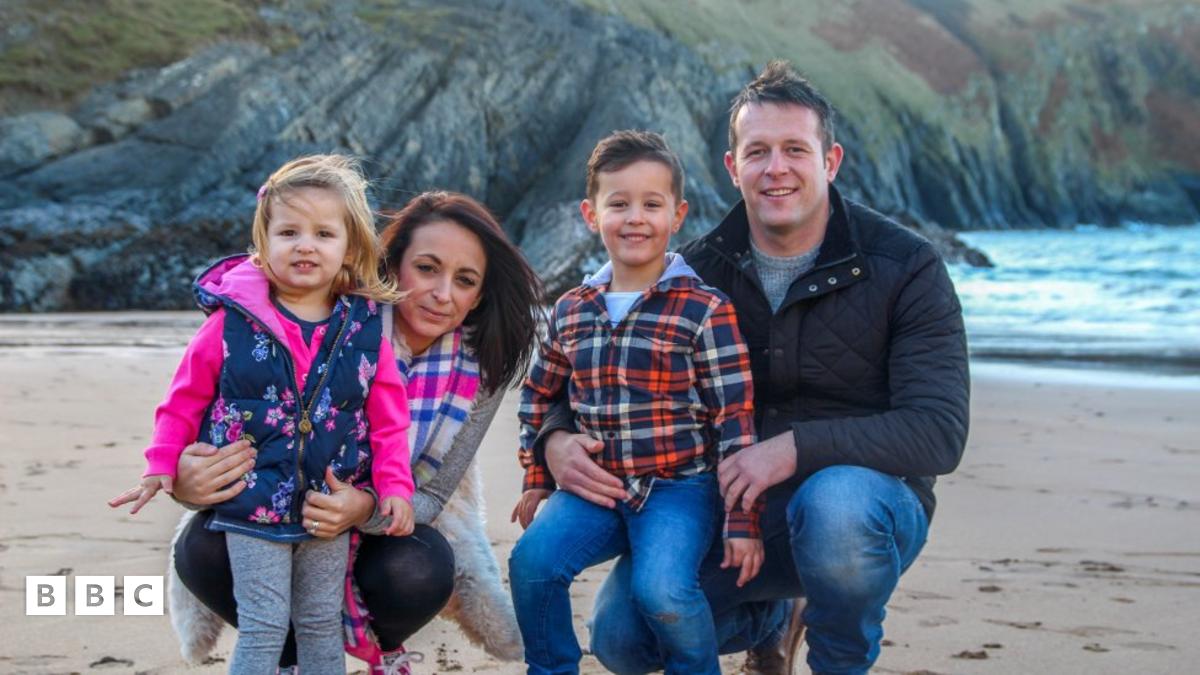 Codi llen ar y tabŵ - BBC Cymru Fyw