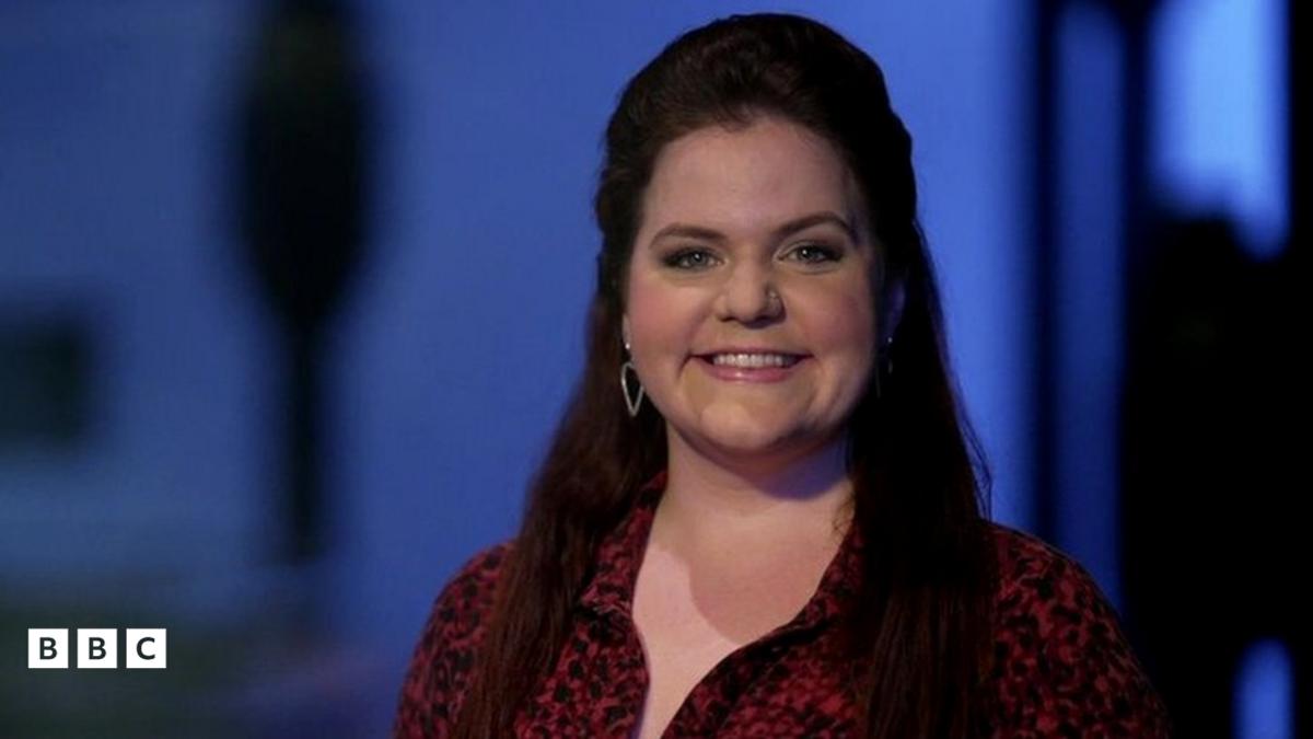 Jessica Robinson: 'Profiad bythgofiadwy' Canwr y Byd - BBC Cymru Fyw