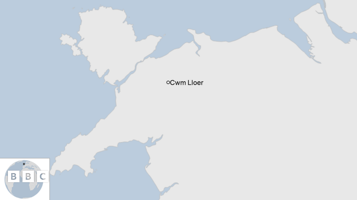 Achub tad fu'n chwilio am ei ferch ar fynydd yn Eryri - BBC Cymru Fyw