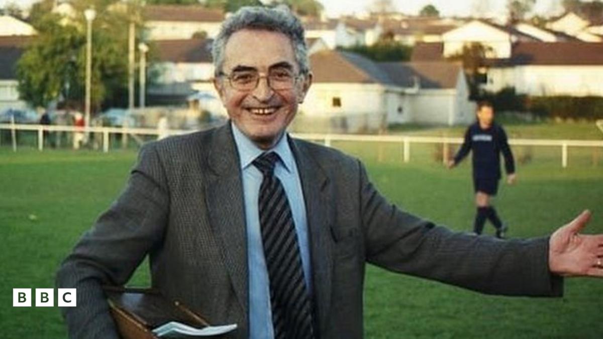 Alun Mummery: Teyrngedau i 'Mr Llanfairpwll' fu farw yn 80 - BBC Cymru Fyw