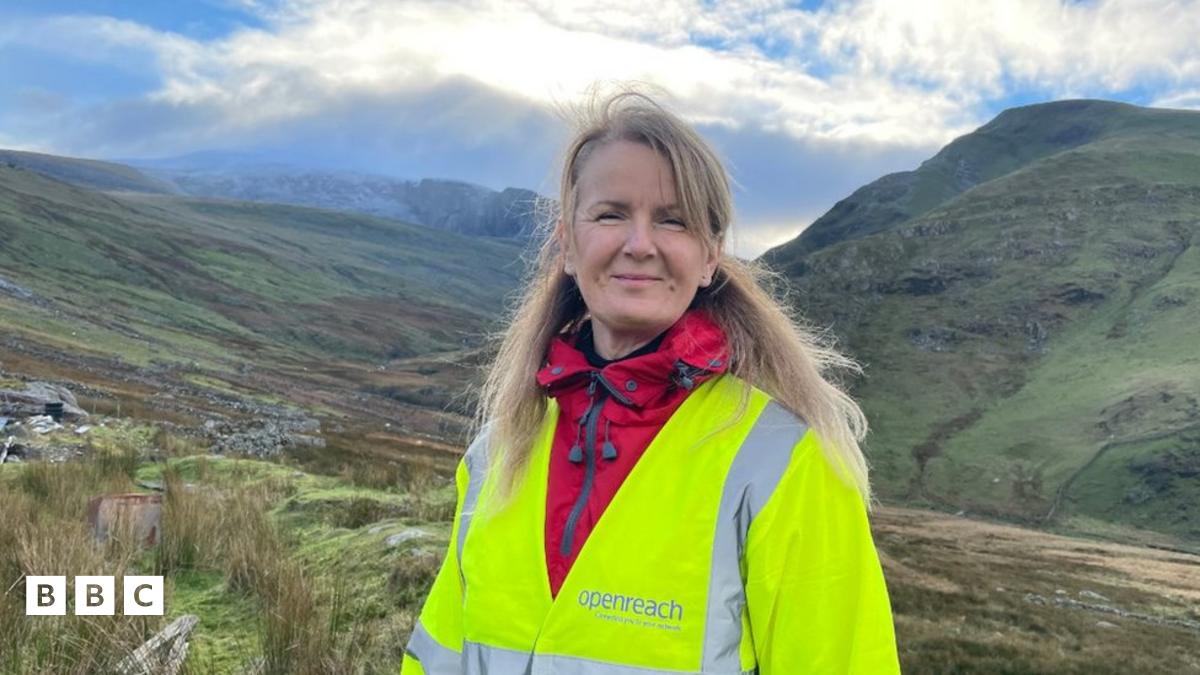 Cynllun i gael band eang cyflym i gopa'r Wyddfa - BBC Cymru Fyw