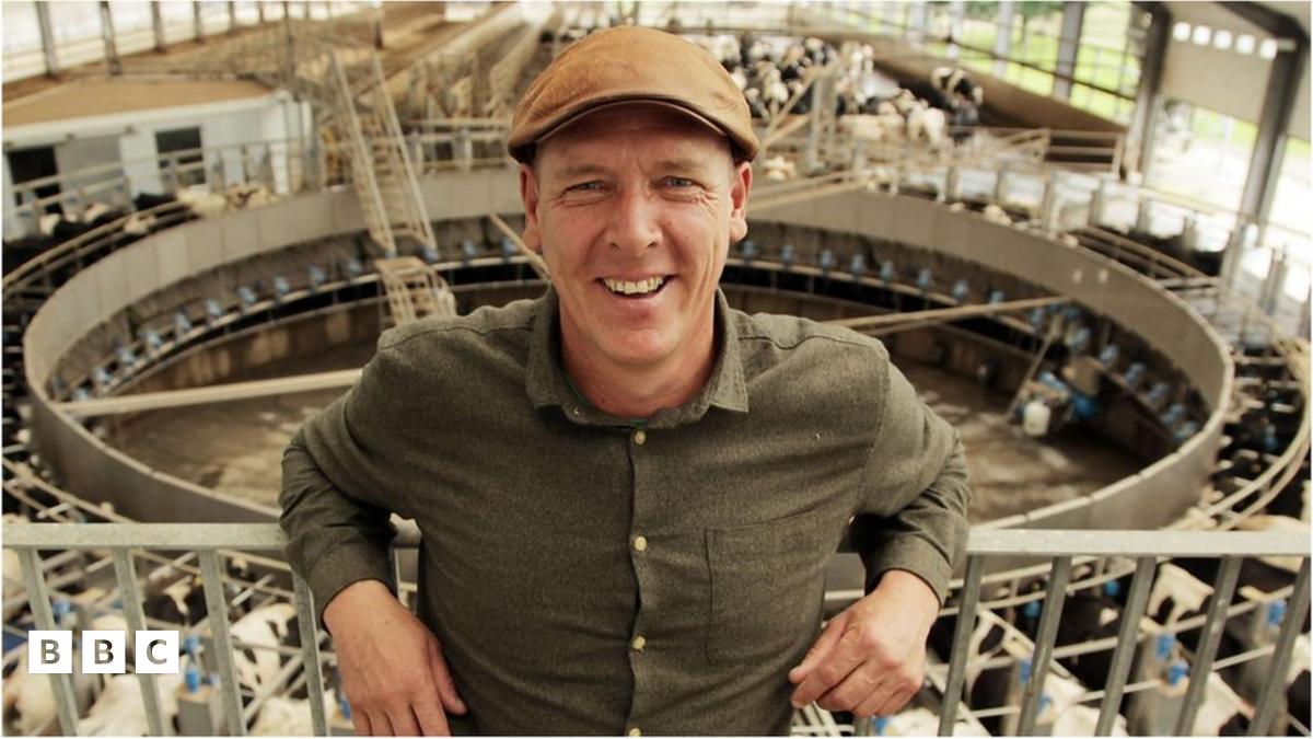 Gareth Wyn Jones yn cwestiynu ymgyrch figan ym mis Ionawr - BBC Cymru Fyw