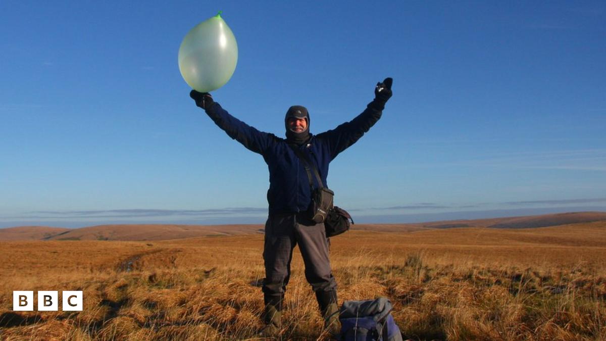 Y person cyntaf i ddringo 630 mynydd uchaf Cymru - BBC Cymru Fyw