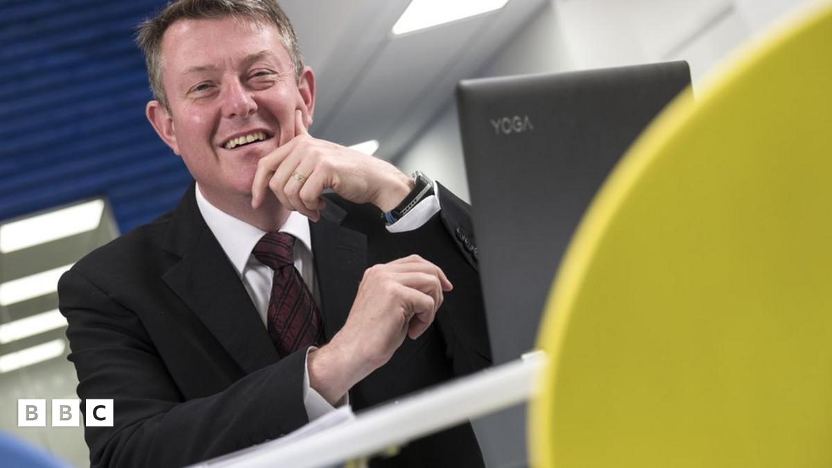 Pennaeth newydd Cytûn: 'Canser wedi dyfnhau fy ffydd' - BBC Cymru Fyw