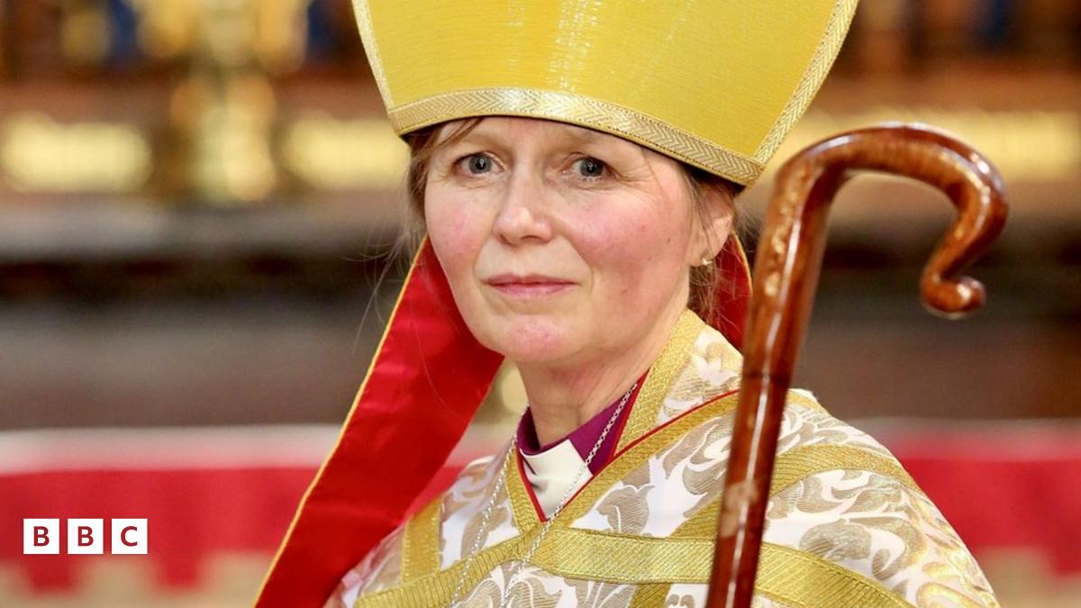 Ethol Mary Stallard fel Esgob newydd Llandaf - BBC Cymru Fyw