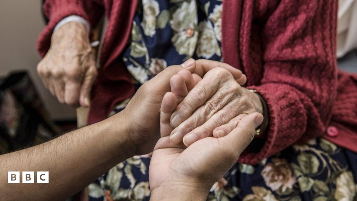 Honiadau fod cwmni cartrefi gofal wedi 'bwlio' staff - BBC Cymru Fyw