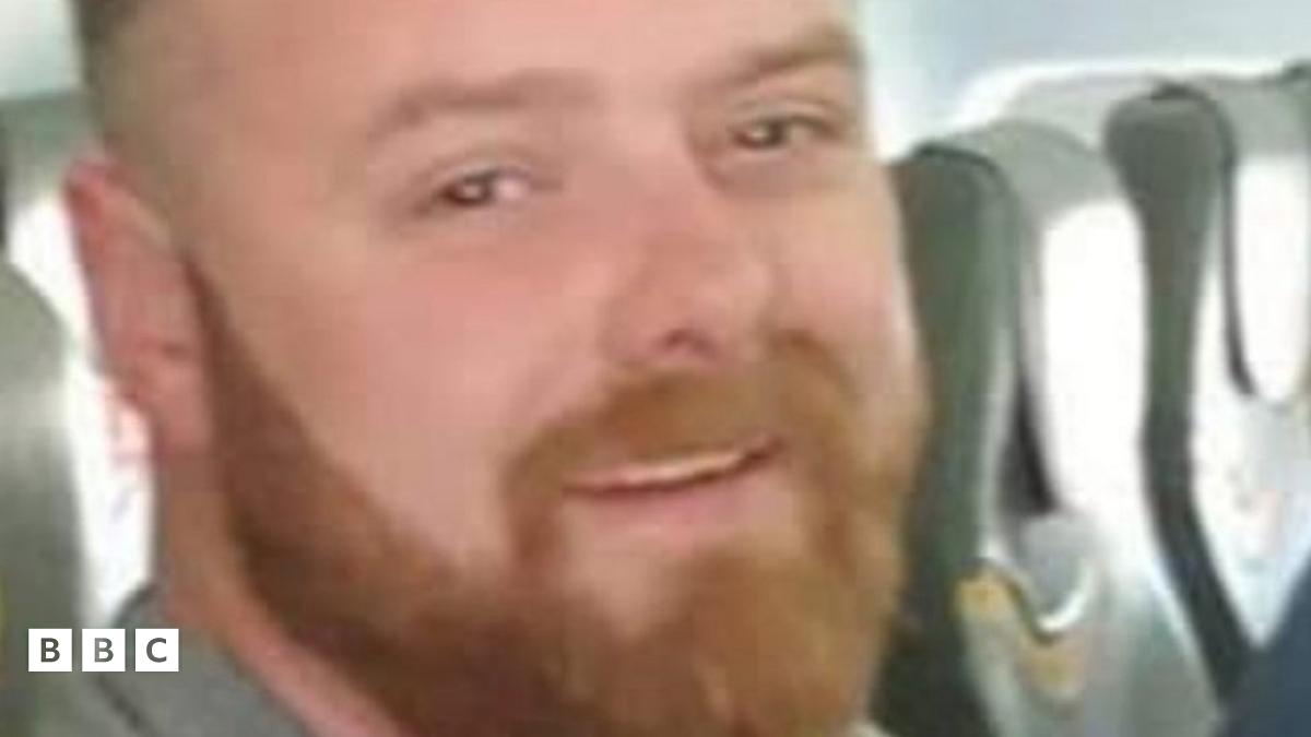 Marwolaeth M4: Teyrnged teulu i Richard Pring, 34 - BBC Cymru Fyw