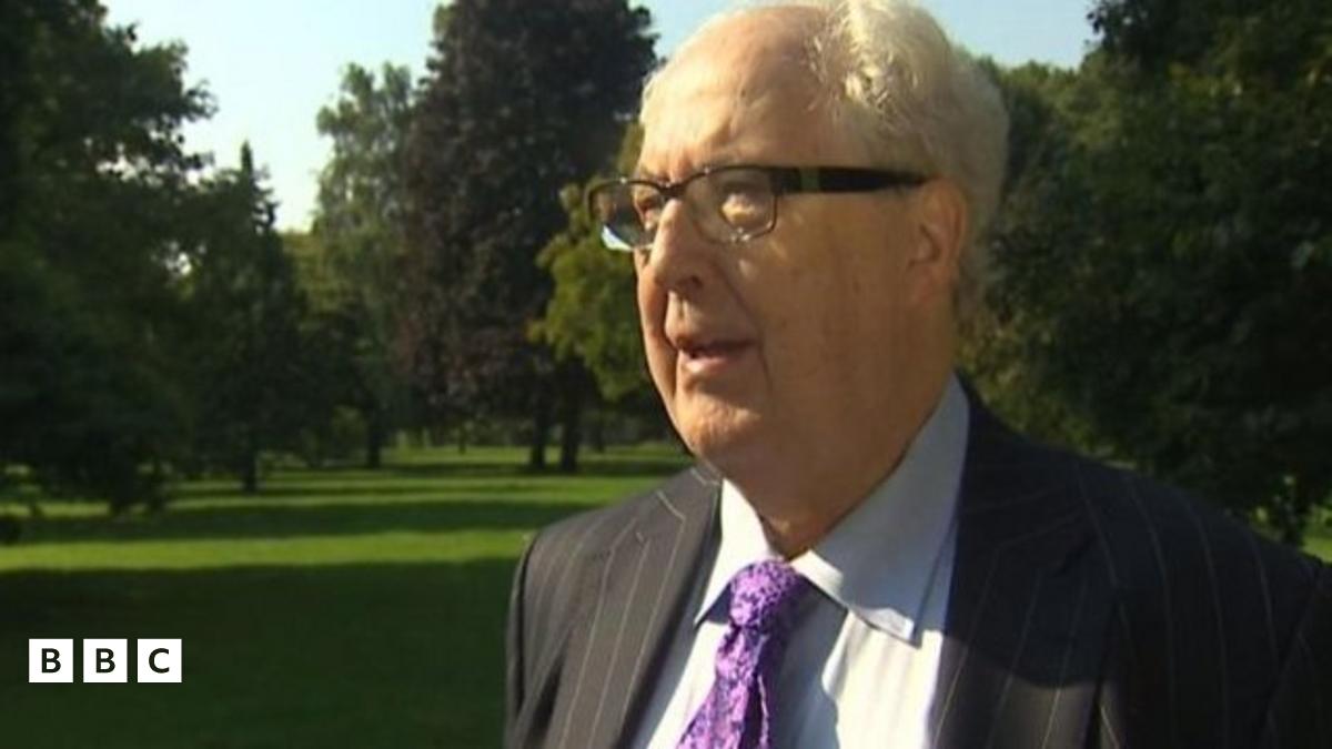 D Ben Rees: 'Dim capeli Cymraeg erbyn 2050' - BBC Cymru Fyw