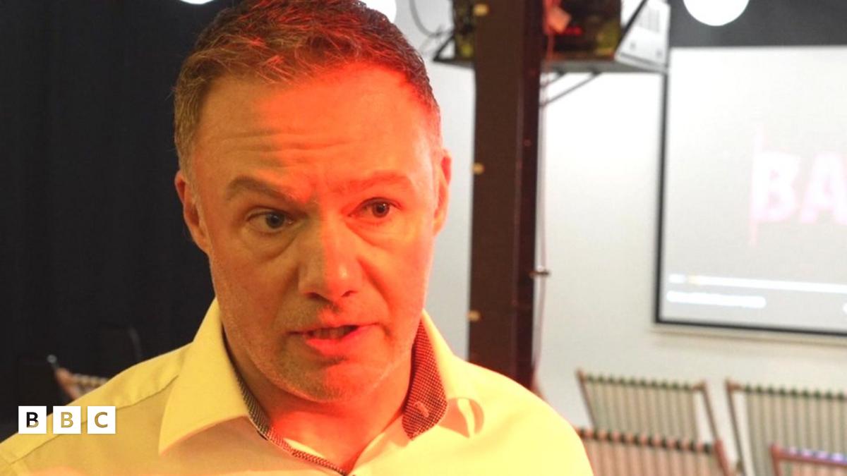 Trafferthion S4C yn 'arfogi pobl sydd am waed y sianel' - BBC Cymru Fyw