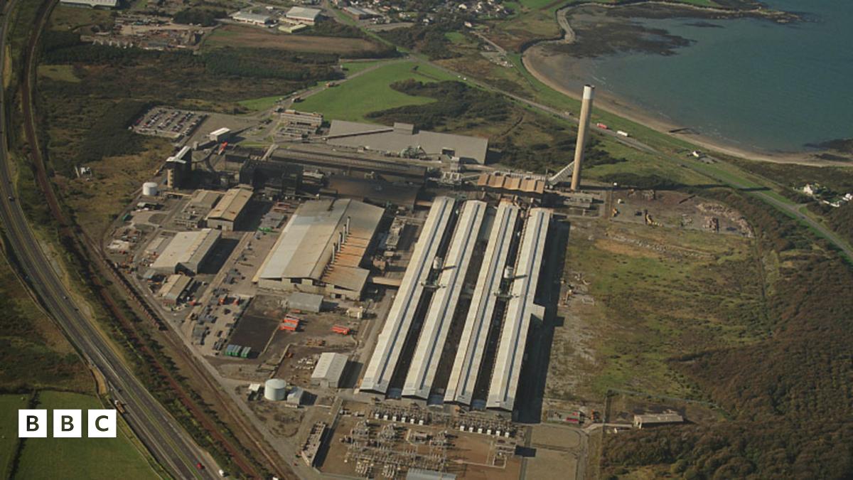 Caergybi: Stena yn prynu cyn safle Alwminiwm Môn - BBC Cymru Fyw