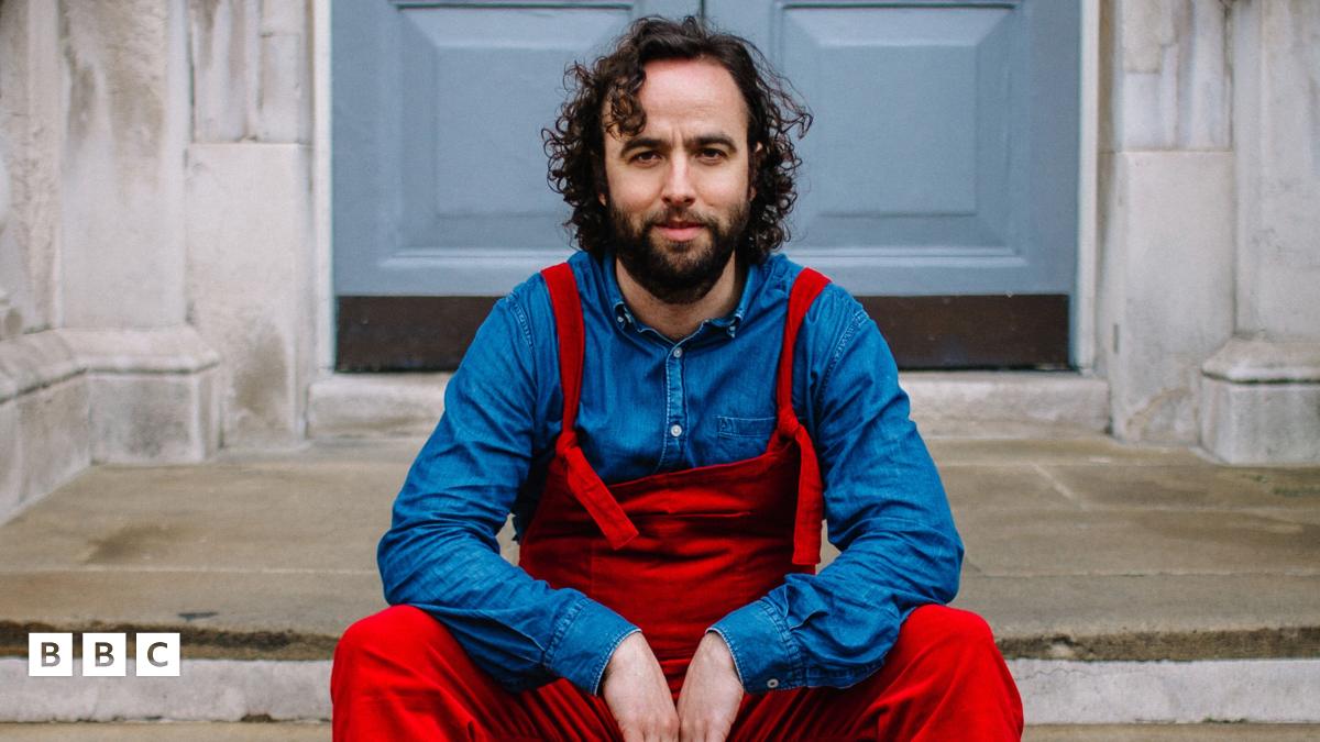 Daf James yn dod â'r Gymraeg i primetime - BBC Cymru Fyw