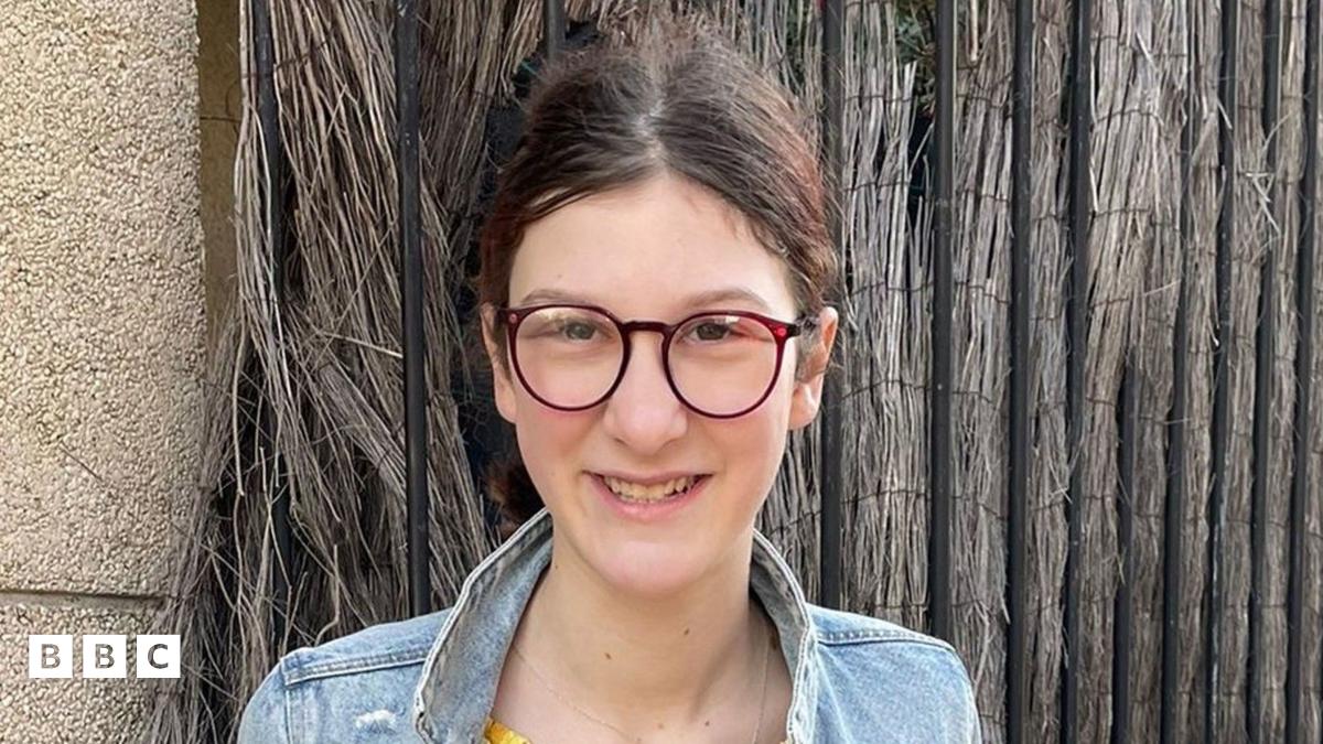 Teyrnged i Anna Beaumont - 'enaid prydferth' a fu farw yn Florida - BBC ...