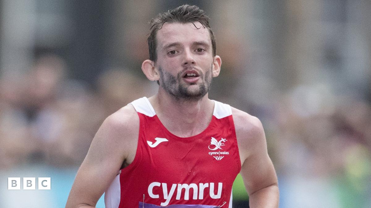 Cymro yn ennill ras dyn yn erbyn ceffyl am y tro cyntaf - BBC Cymru Fyw