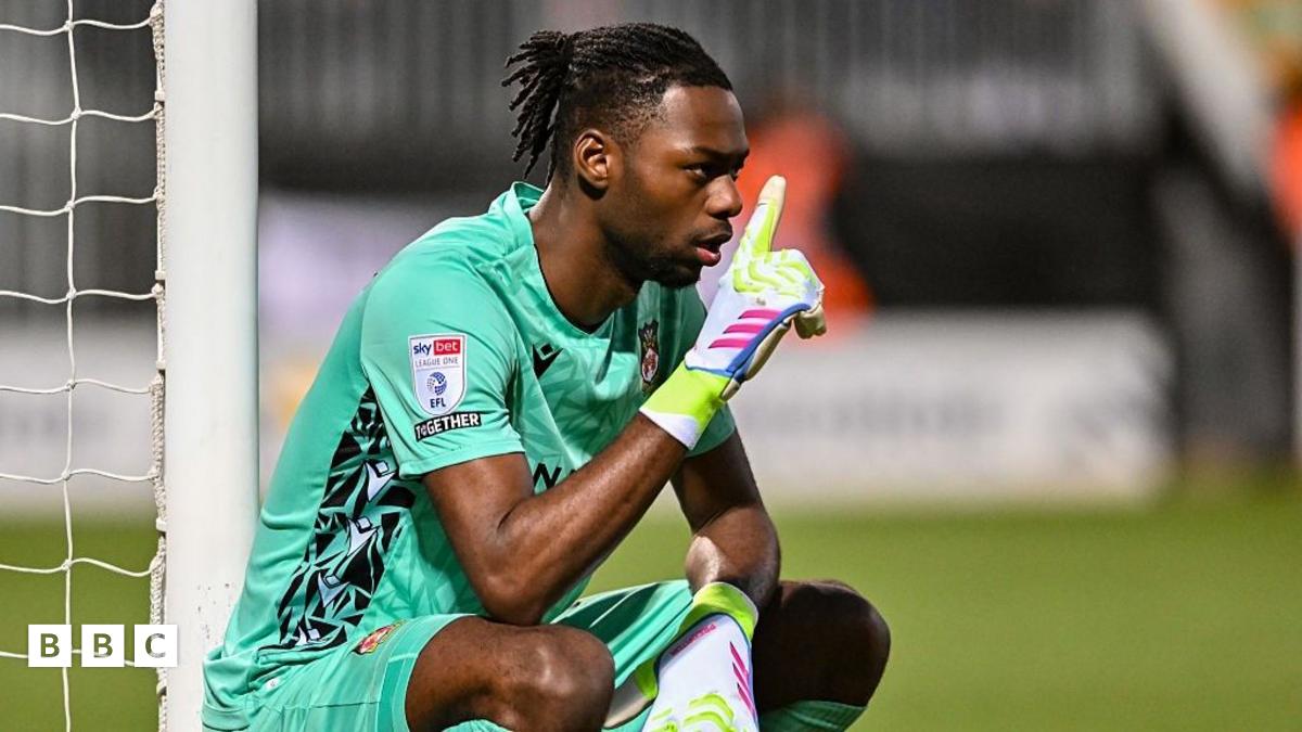 Wrecsam i sicrhau dyrchafiad am y trydydd tymor o'r bron? - BBC Cymru Fyw