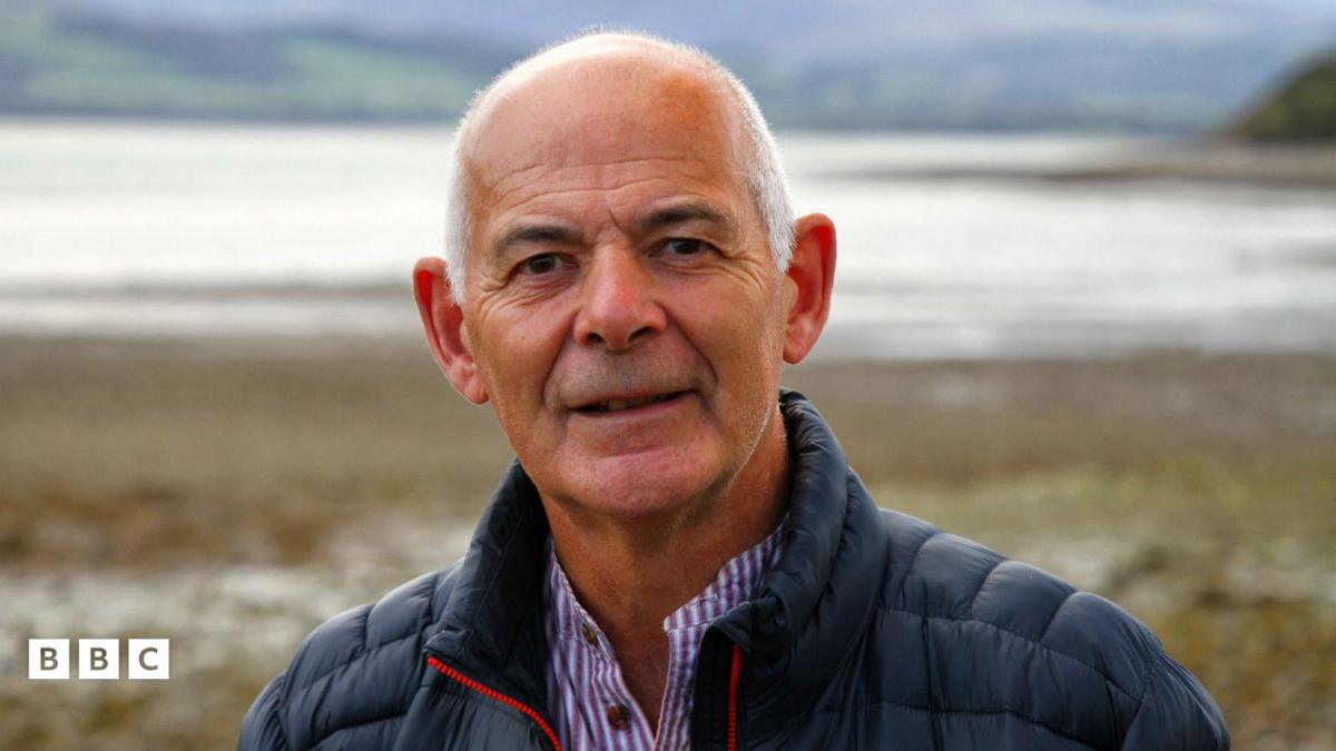 Ysgrifennu englyn mewn cardiau Nadolig ers 40 o flynyddoedd - BBC Cymru Fyw