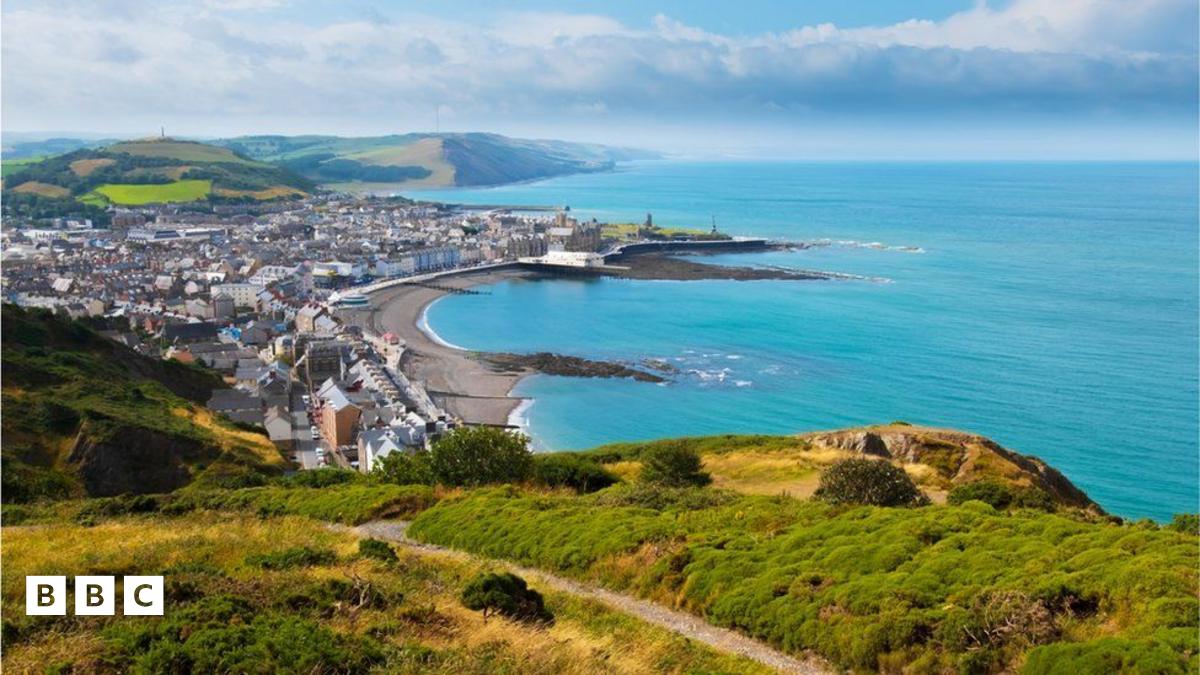 Ymgyrch i sicrhau statws Dinas Llên UNESCO i Aberystwyth - BBC Cymru Fyw