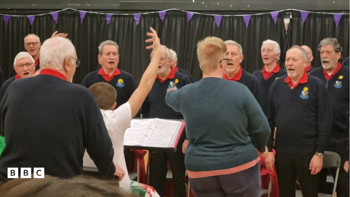 Galw ar gorau i weithredu yn y gymuned er mwyn 'uno cenedlaethau' - BBC ...