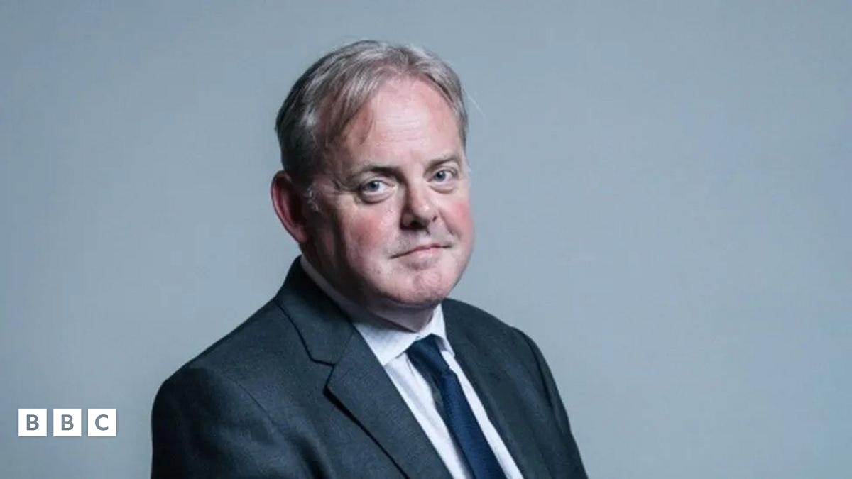 'Embaras' gwario £500,000 ar ymchwiliad bwlio - cadeirydd S4C - BBC ...