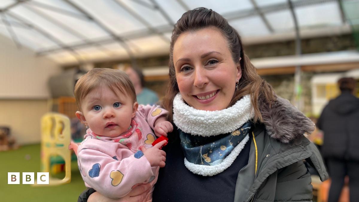 Mwy o ganolfannau cynnes er mwyn ymateb i gostau byw cynyddol - BBC ...