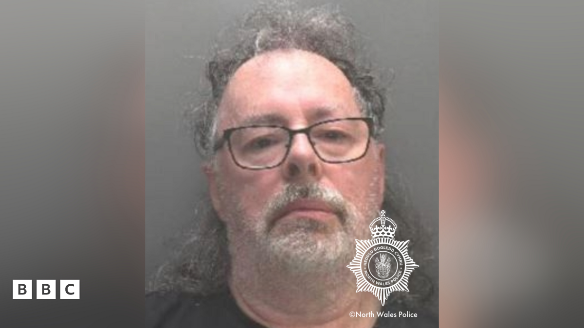 Carcharu dyn o'r Bontnewydd oedd â 56,000 o luniau cam-drin plant - BBC ...