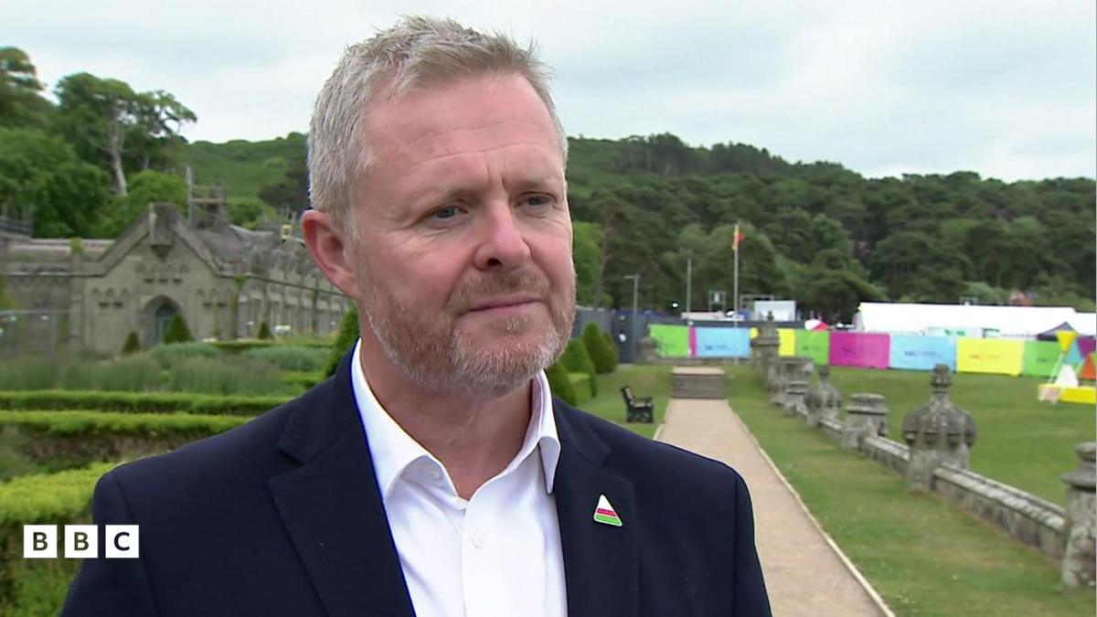 'Pwysig bod prifwyl yr Urdd yn mynd i ardaloedd lle mae llai o Gymraeg ...