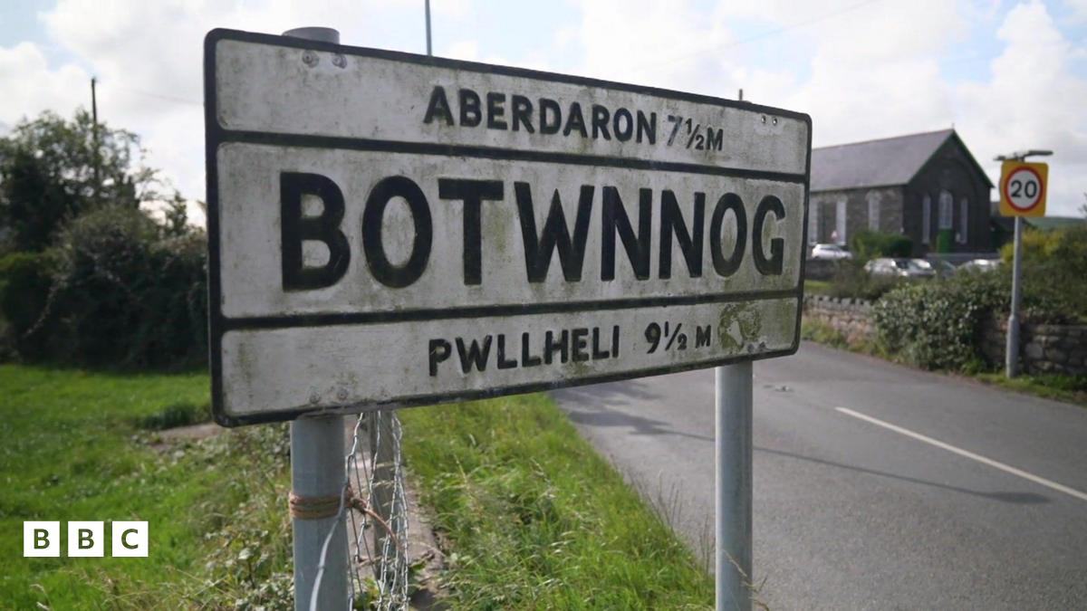 Penderfyniad ar gais tai rhent Botwnnog ym mis Hydref - BBC Cymru Fyw