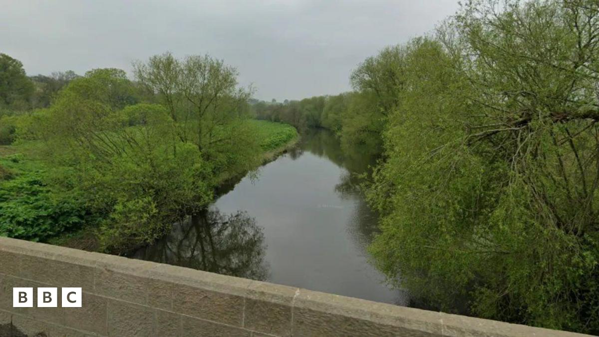 Merch leol 15 oed fu farw yn Afon Hafren, medd Heddlu Dyfed-Powys - BBC ...