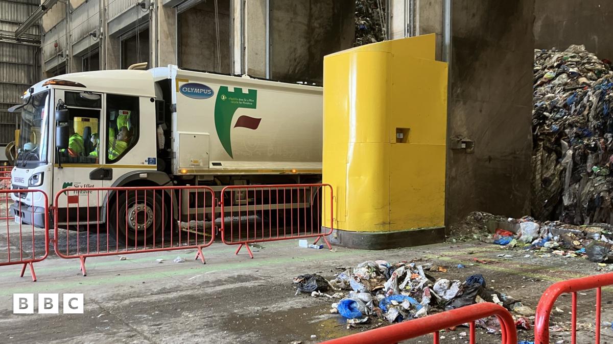 Parc Adfer: Cwmni gwastraff i ddal a storio carbon - BBC Cymru Fyw