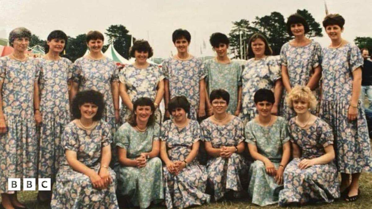 Oes gennych chi ffasiwn cerdd dant? - BBC Cymru Fyw