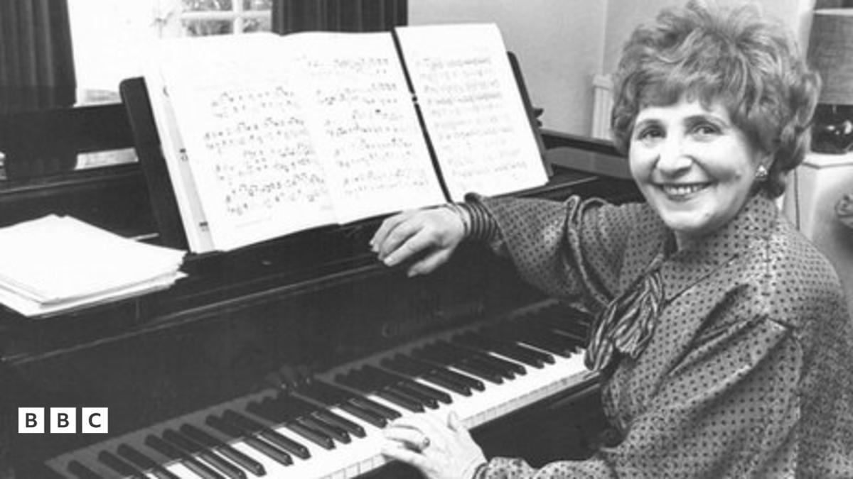 Y gyfansoddwraig Dilys Elwyn-Edwards wedi marw - BBC Cymru Fyw
