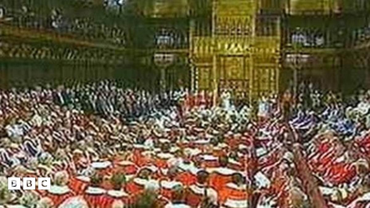 Yr Arglwydd Emlyn Hooson wedi marw - BBC Cymru Fyw