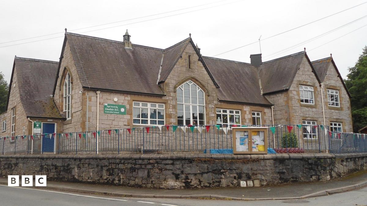 Ysgol Llanfair Dyffryn Clwyd yn dathlu 150 mlynedd - BBC Cymru Fyw