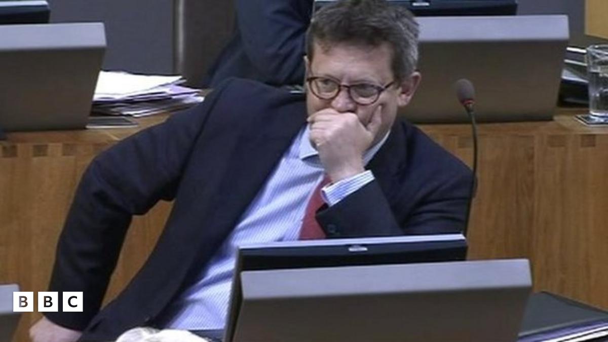 Alun Davies wedi torri'r cod ymddygiad - BBC Cymru Fyw