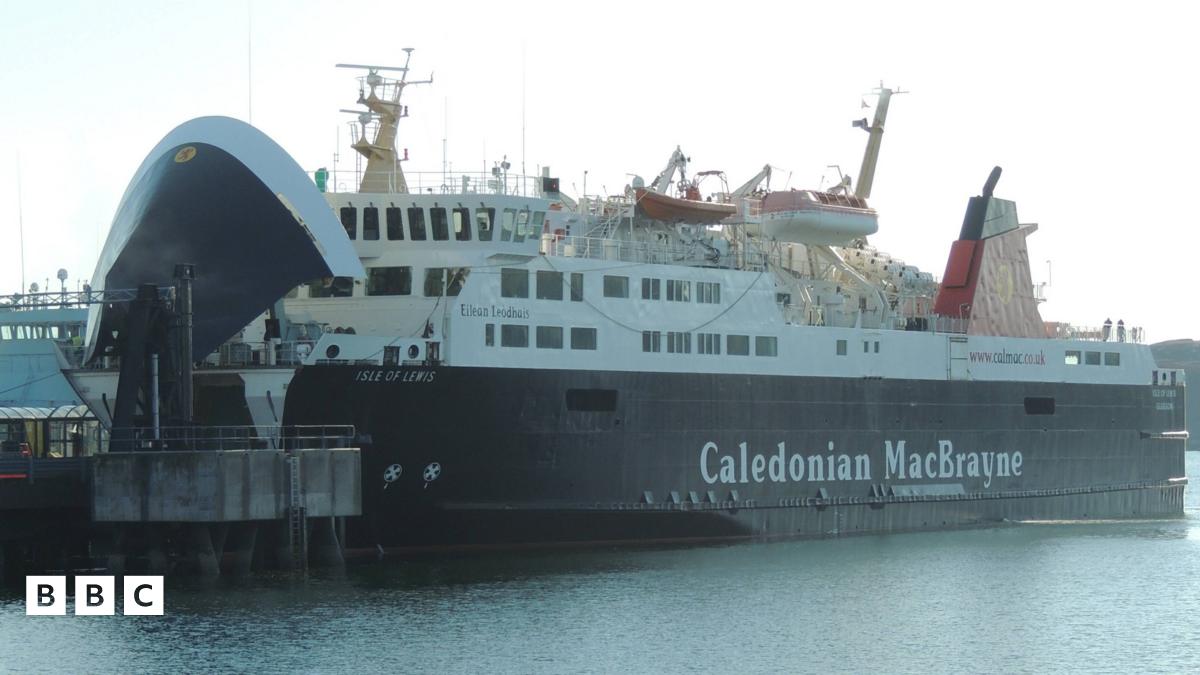 Troimhe-chèile air aiseag Bharraigh - Naidheachdan a' BhBC