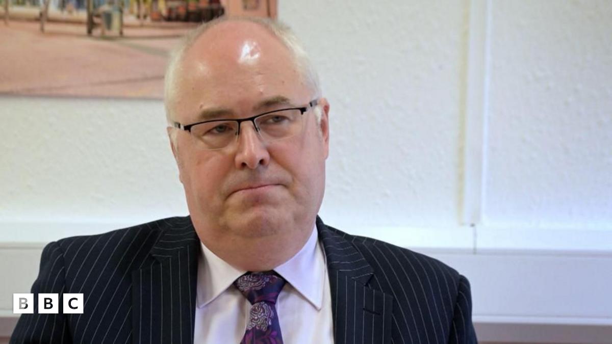 CnES: "Cha chumar seirbheisean le sìor-ghearradh" - Naidheachdan a' BhBC