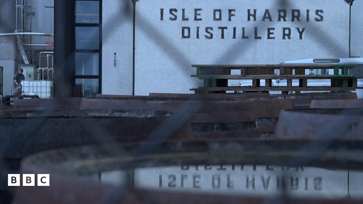 Trump, na taraifean agus an taigh-staile - Naidheachdan a' BhBC