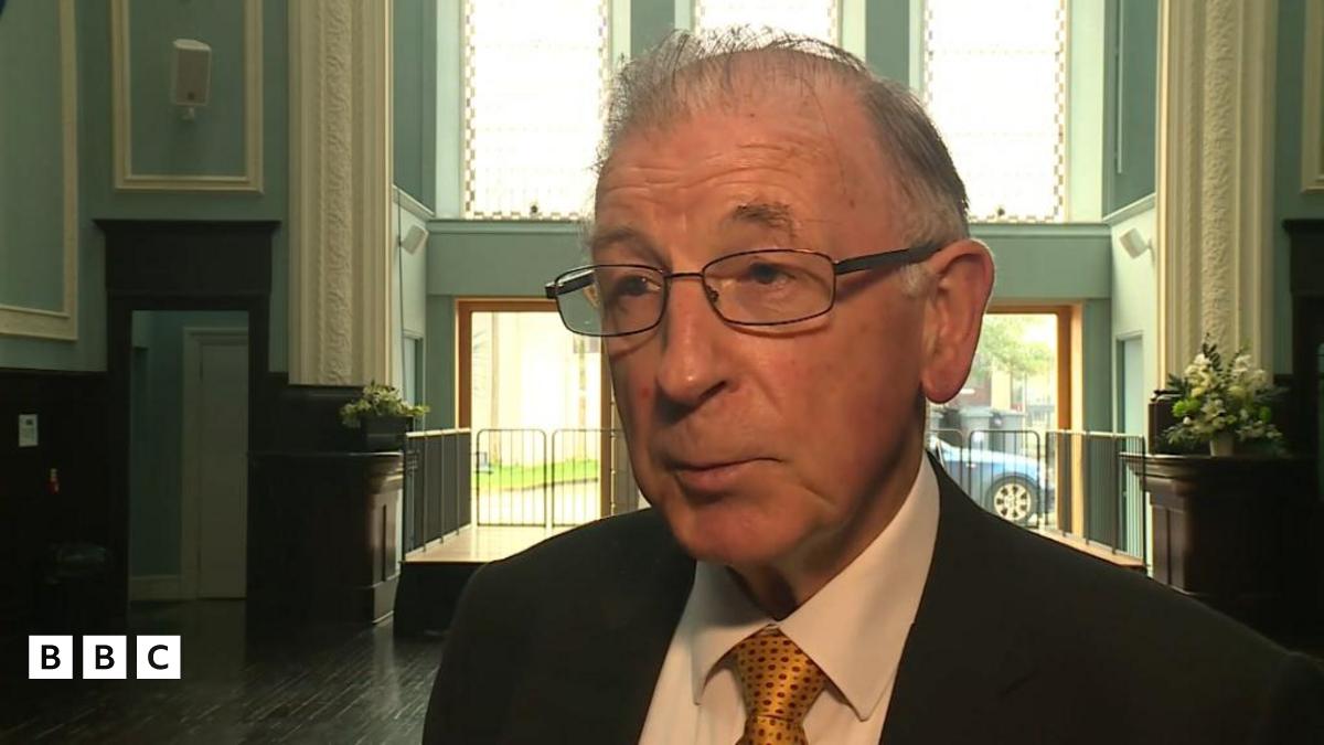 Chaochail Niall Mac a' Bhreatannaich - Naidheachdan a' BhBC