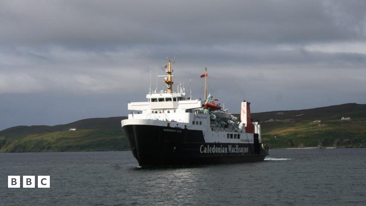 Trioblaidean ùra aig CalMac - Naidheachdan a' BhBC