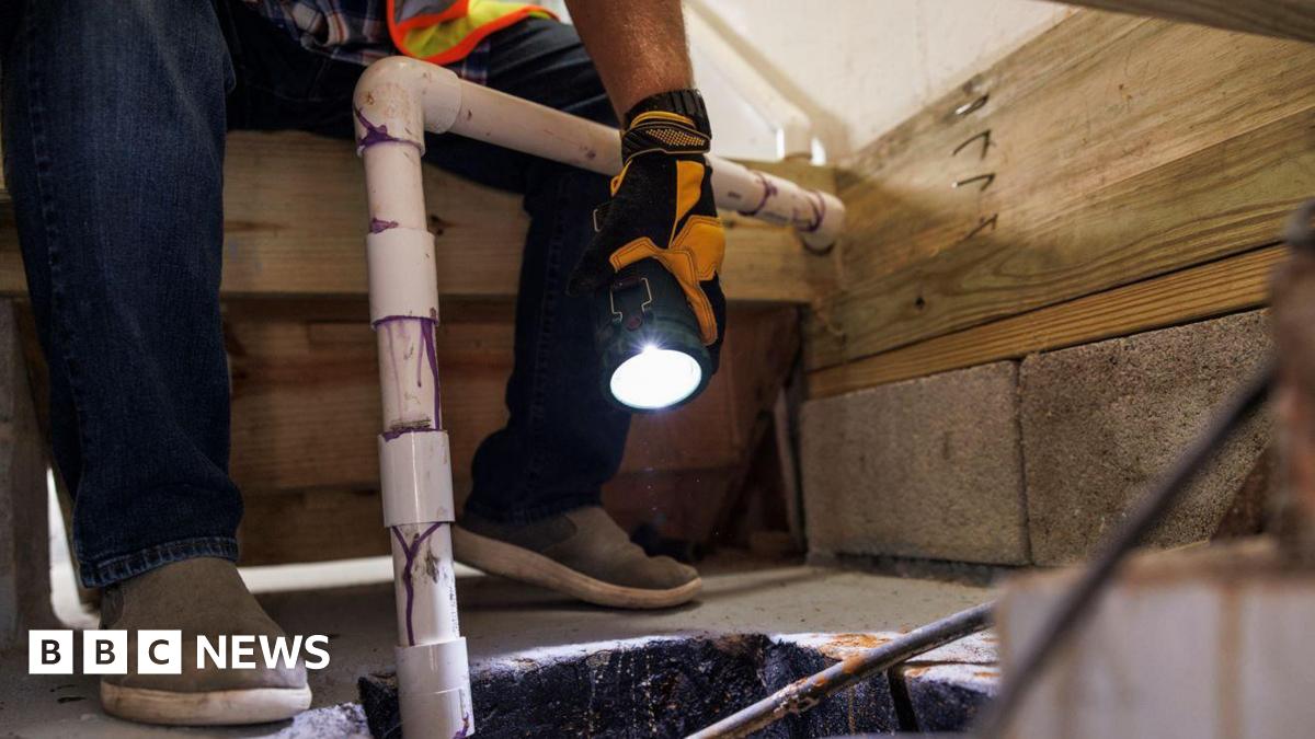 Boston water shortages fixed after power cut knocked out pump - BBC News