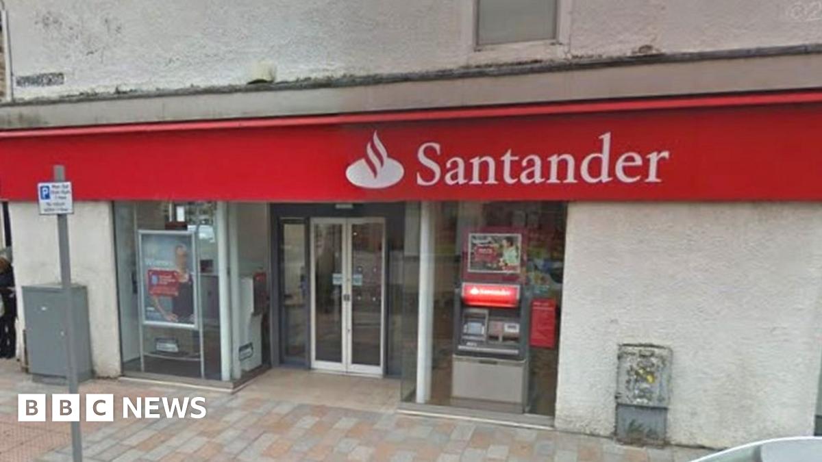 Thousands of pounds stolen in cash-transfer armed raid - BBC News