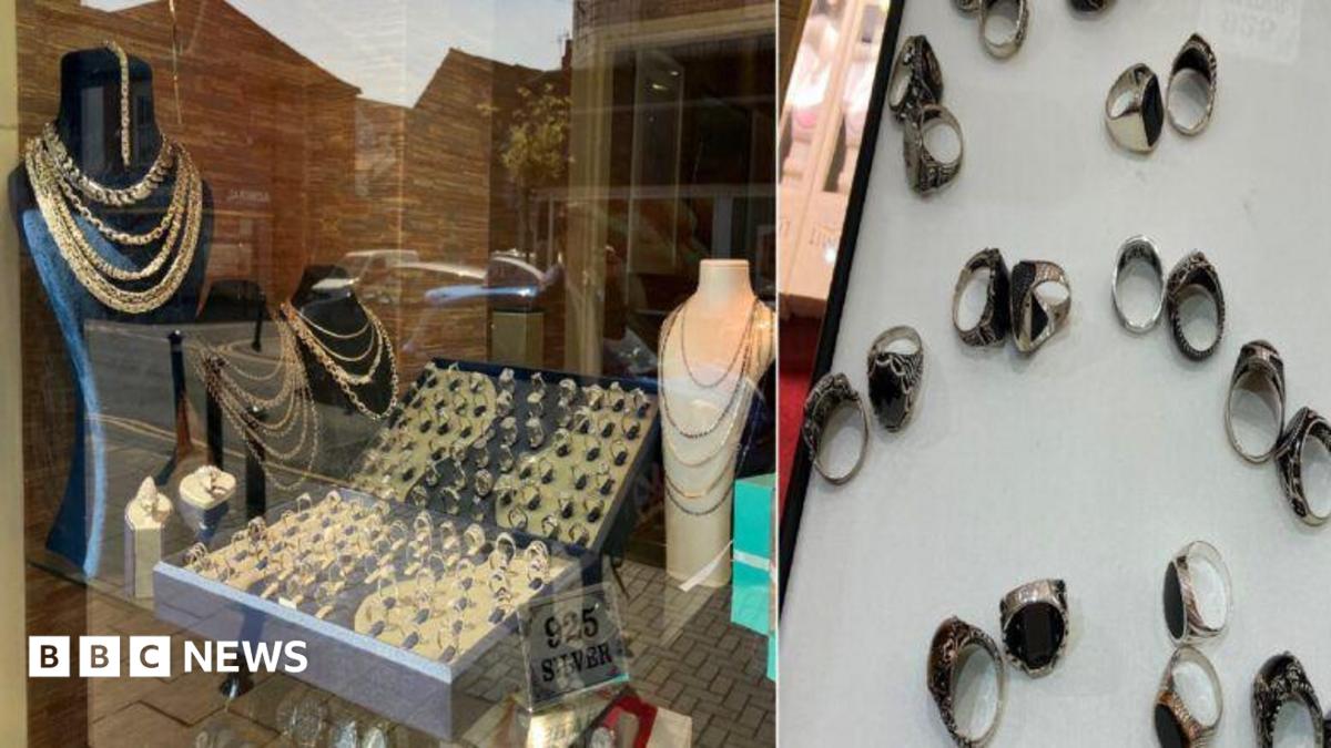 Hull jewellers told to pay £4k for selling unhallmarked rings - BBC News