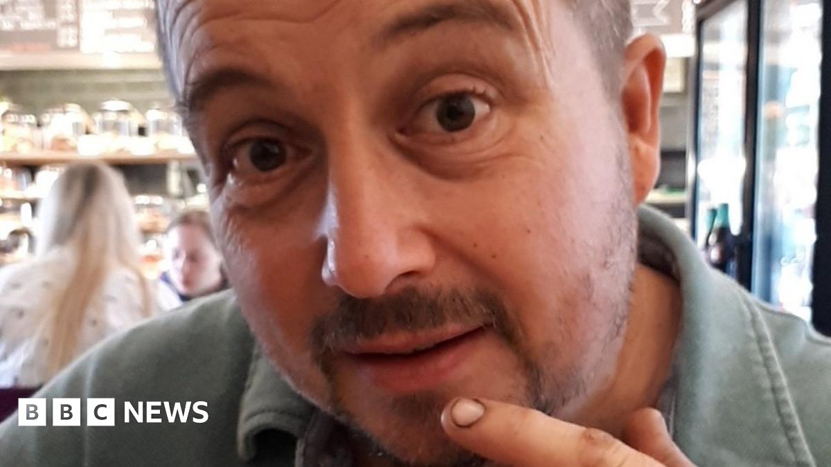 Tribute to motorcyclist killed in crash near Basingstoke - BBC News