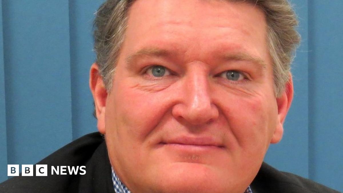 Cheshire East Council leader Michael Jones quits over physio deal - BBC ...
