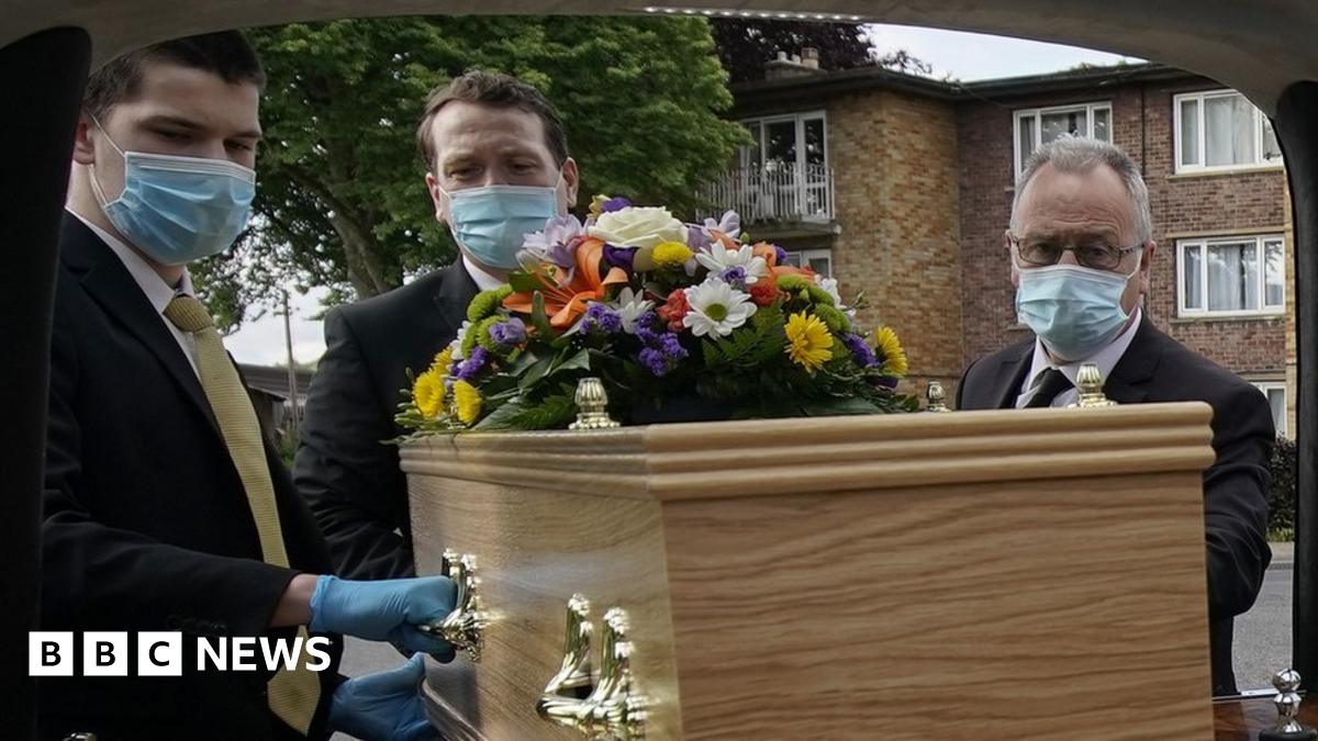 Coronavirus: How funerals under lockdown have 'felt incomplete' - BBC News