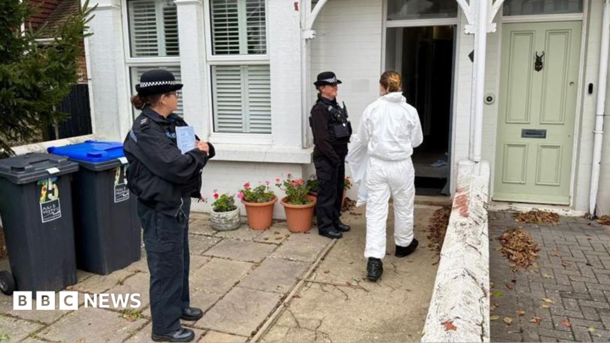 Worthing murder: Man charged after death of 80-year-old man - BBC News
